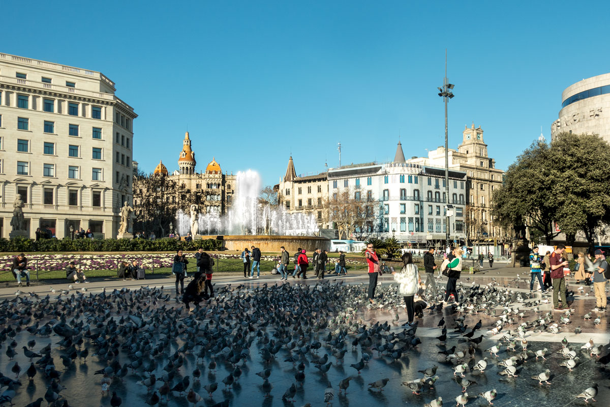 Plaça de Catalunya | Das Herz von Barcelona